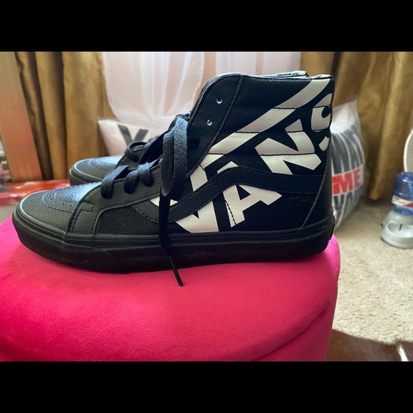 Vans | Shoes | Very Stylish Vans Sneaker | Poshmark